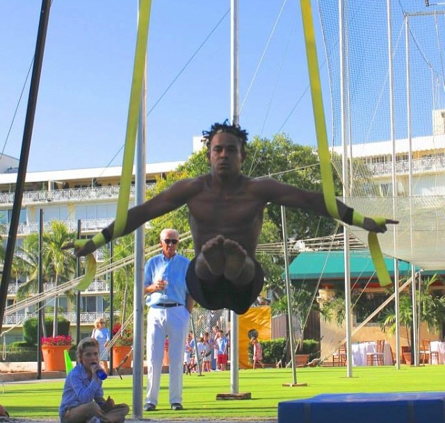 Hire Spider Acrobatics - Circus Entertainment in Miami, Florida