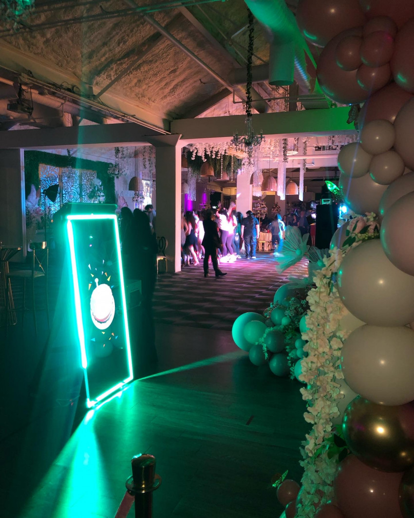 Hire Stand By Me Photo Booth - Photo Booths in Gilbert, Arizona