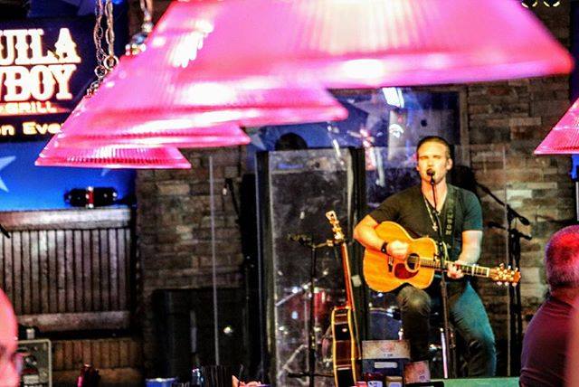 Hire Stevenson Everett - Singing Guitarist in Nashville, Tennessee