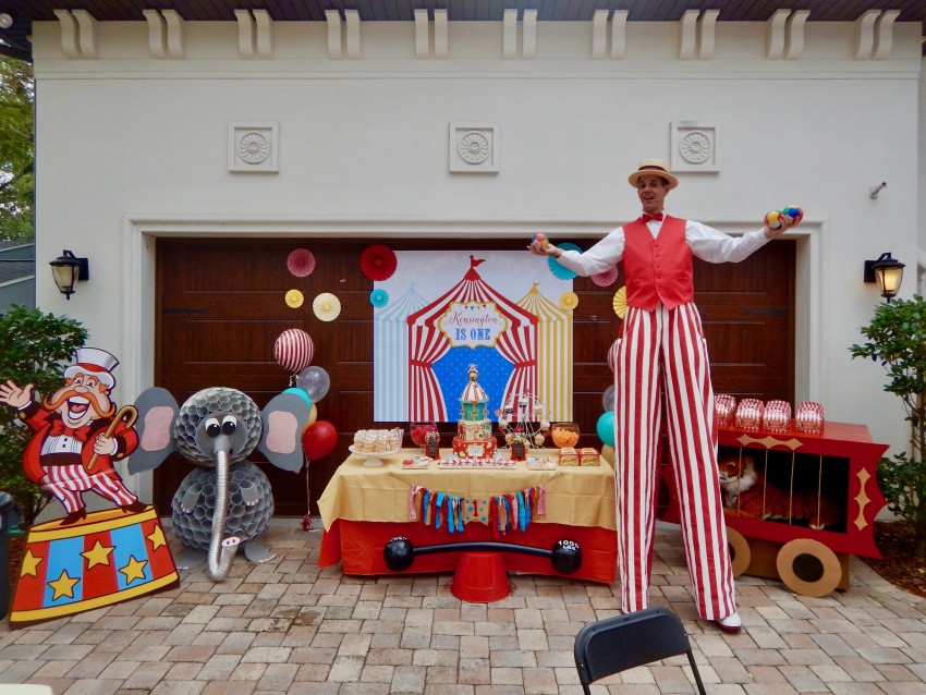Hire Stilt Fun - Stilt Walker in Orlando, Florida
