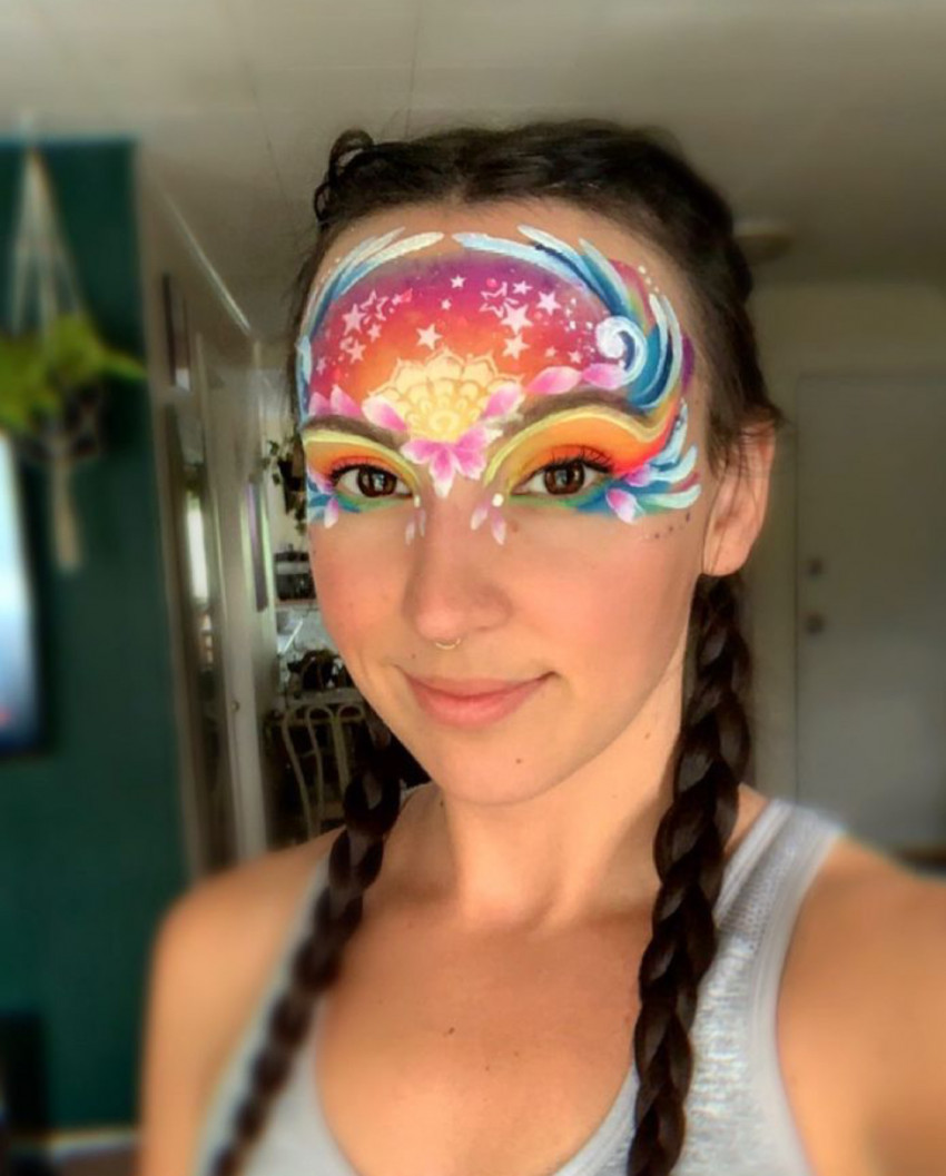 Hire Sunny Days Face Painting - Face Painter in Windsor, Ontario