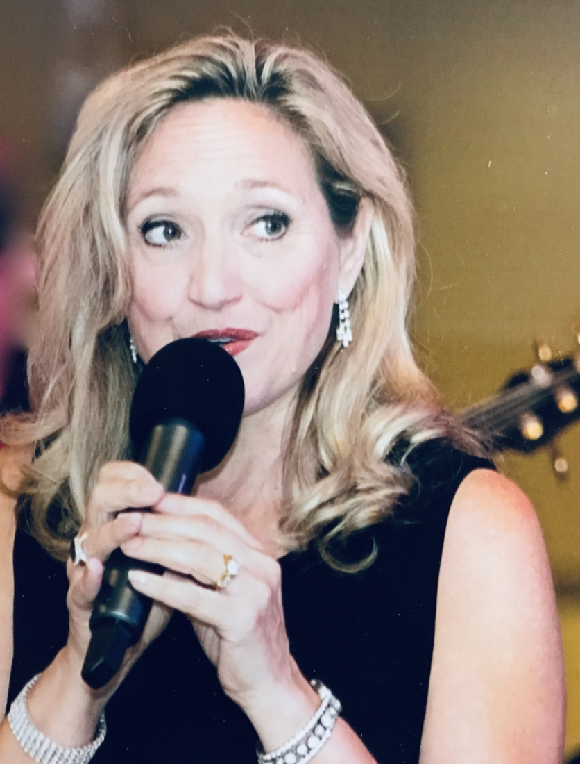 Hire Cindy Smith, Vocalist - Jazz Singer in Strongsville, Ohio
