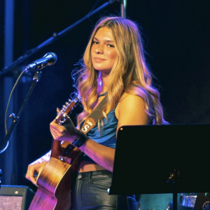Hire Sydney Foote - Singing Guitarist in Storrs Mansfield, Connecticut