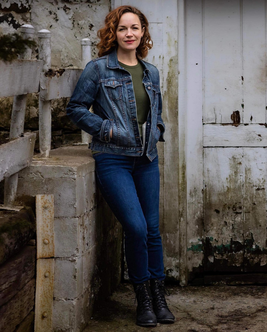 Hire Tara Dunphy - Singing Guitarist in London, Ontario