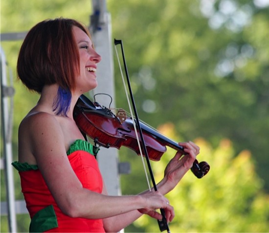 Hire Tara Novak - Violinist in Boston, Massachusetts