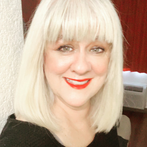 Hire Tere Joyce - Stand-Up Comedian in Clovis, California