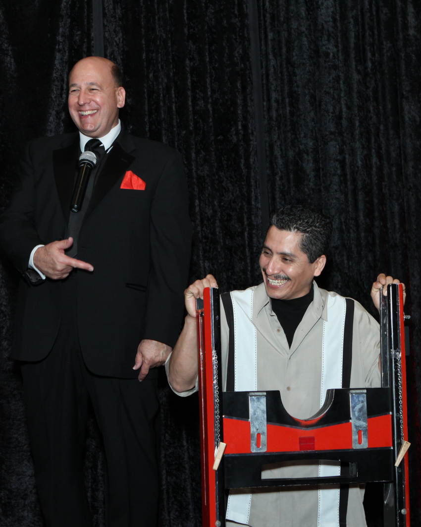 Hire The Comedy and Magic of Kerry Ross - Comedy Magician in Valencia ...