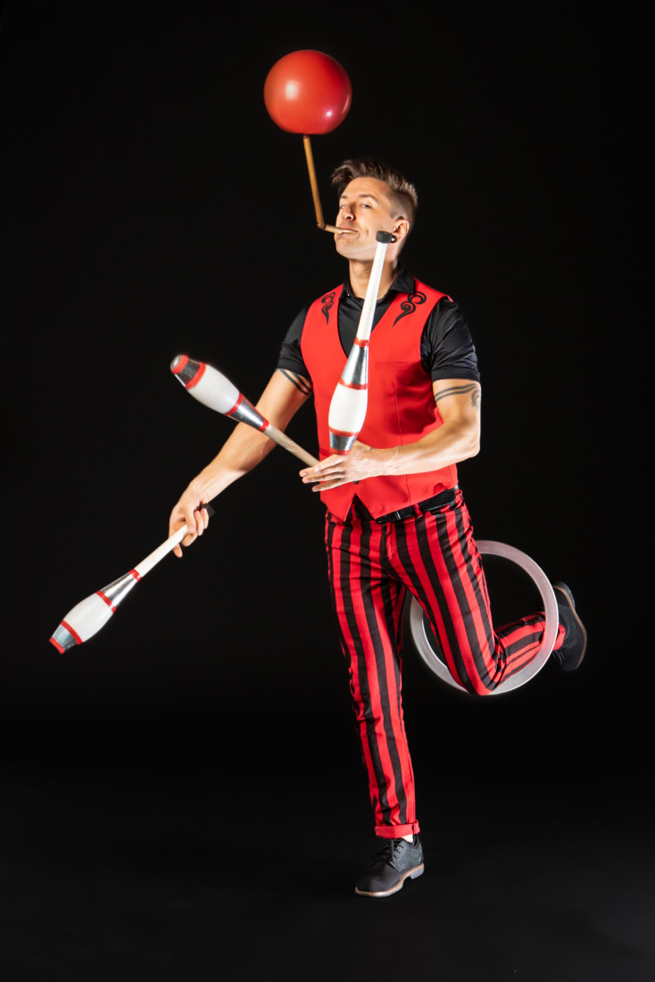 Hire Jason D'Vaude - The Circus Man - Circus Entertainment in Kansas ...
