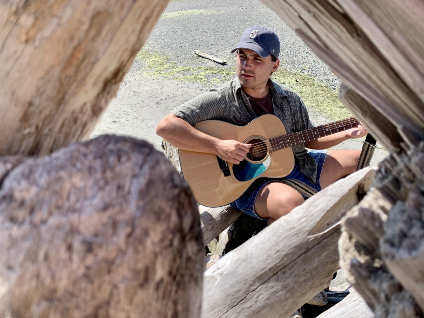 Hire Tom Quell - R&B Vocalist in Richmond, California