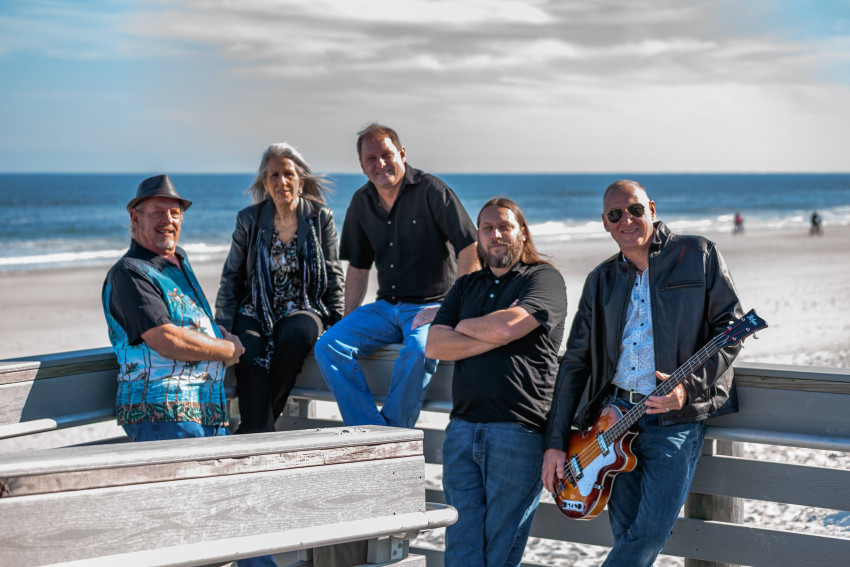 Hire Total Strangers Band - Cover Band in Jacksonville, Florida