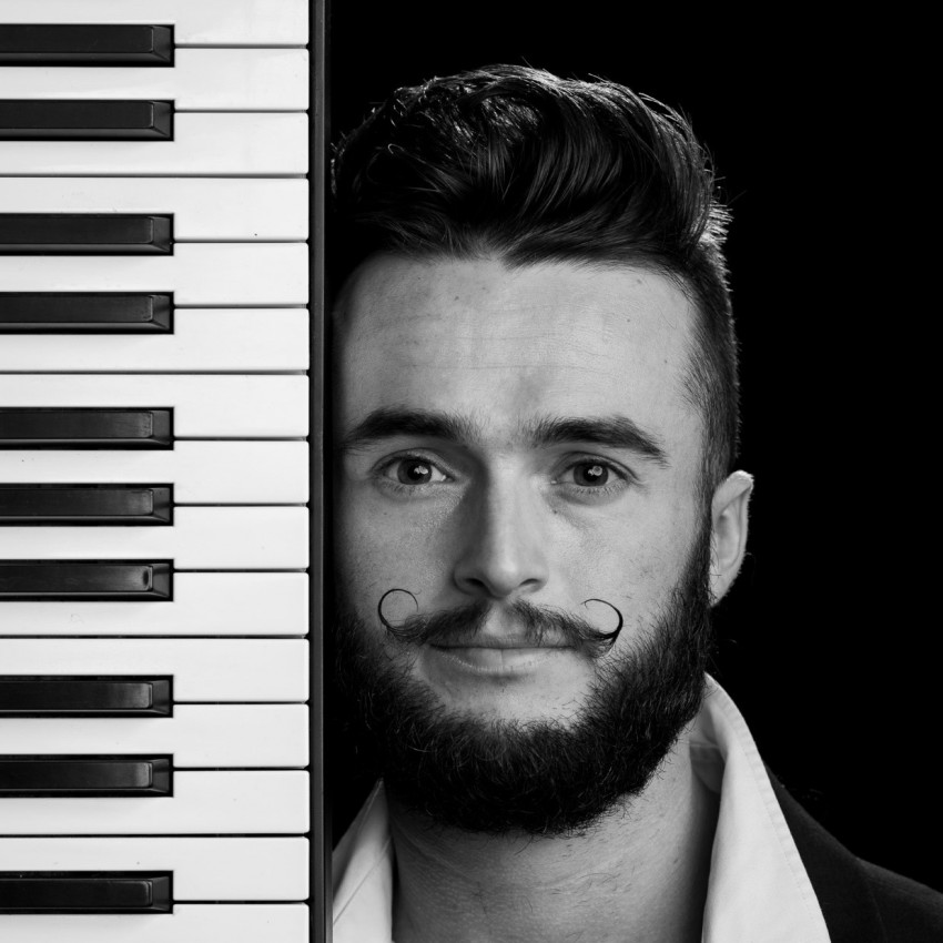 Hire Will Friend - Singing Pianist in Kirkland, Washington