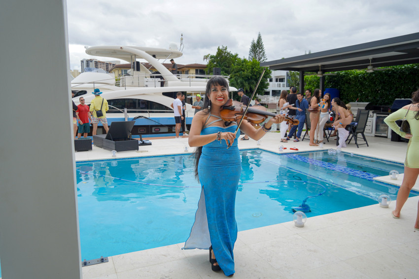 Hire World Music on an Electric Violin - Violinist in Miami Beach, Florida