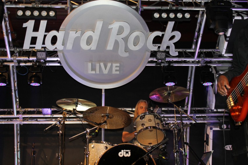 Hire World Tour-Legends of Rock - Classic Rock Band in Los Angeles ...