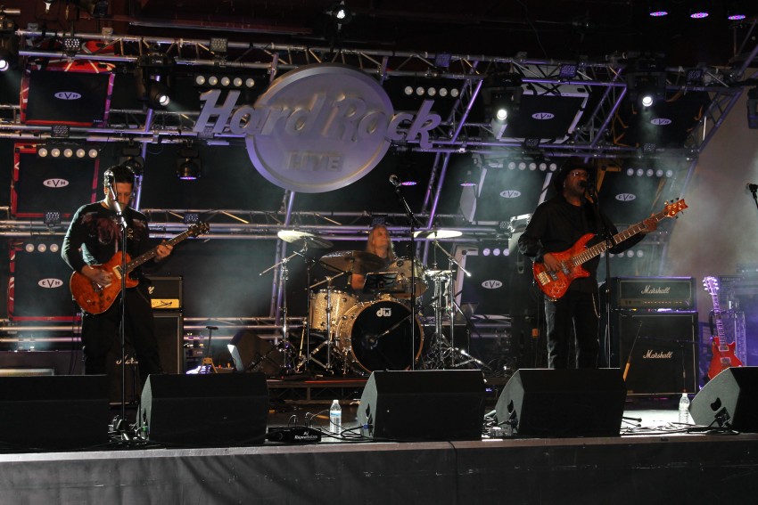 Hire World Tour-Legends of Rock - Classic Rock Band in Los Angeles ...