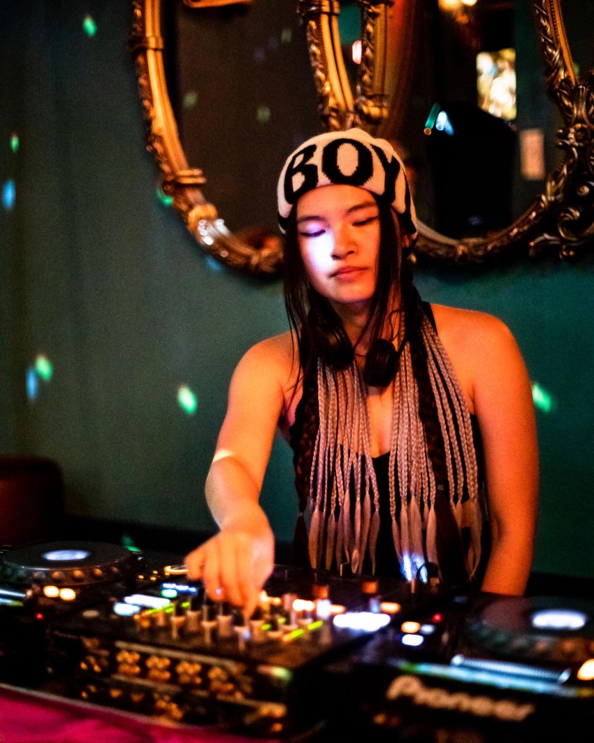 Hire Yuka Yu - DJ in Belvedere Tiburon, California